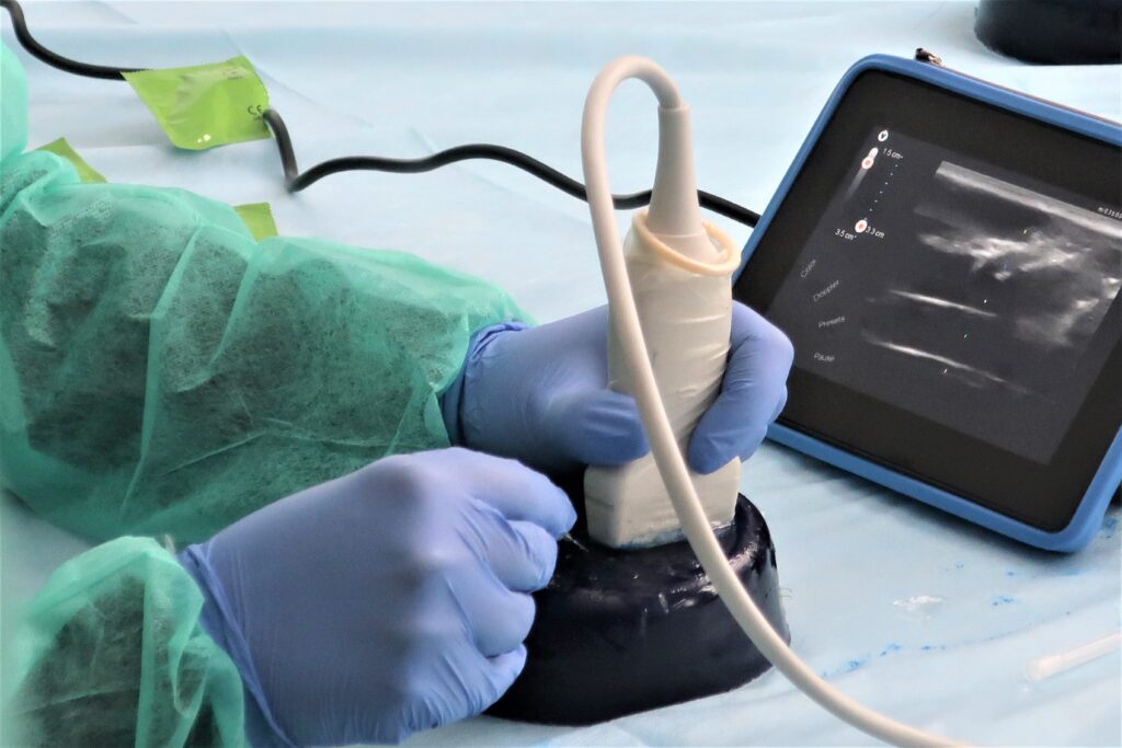 Dostępy naczyniowe z użyciem USG w neonatologii - CSMI WUM